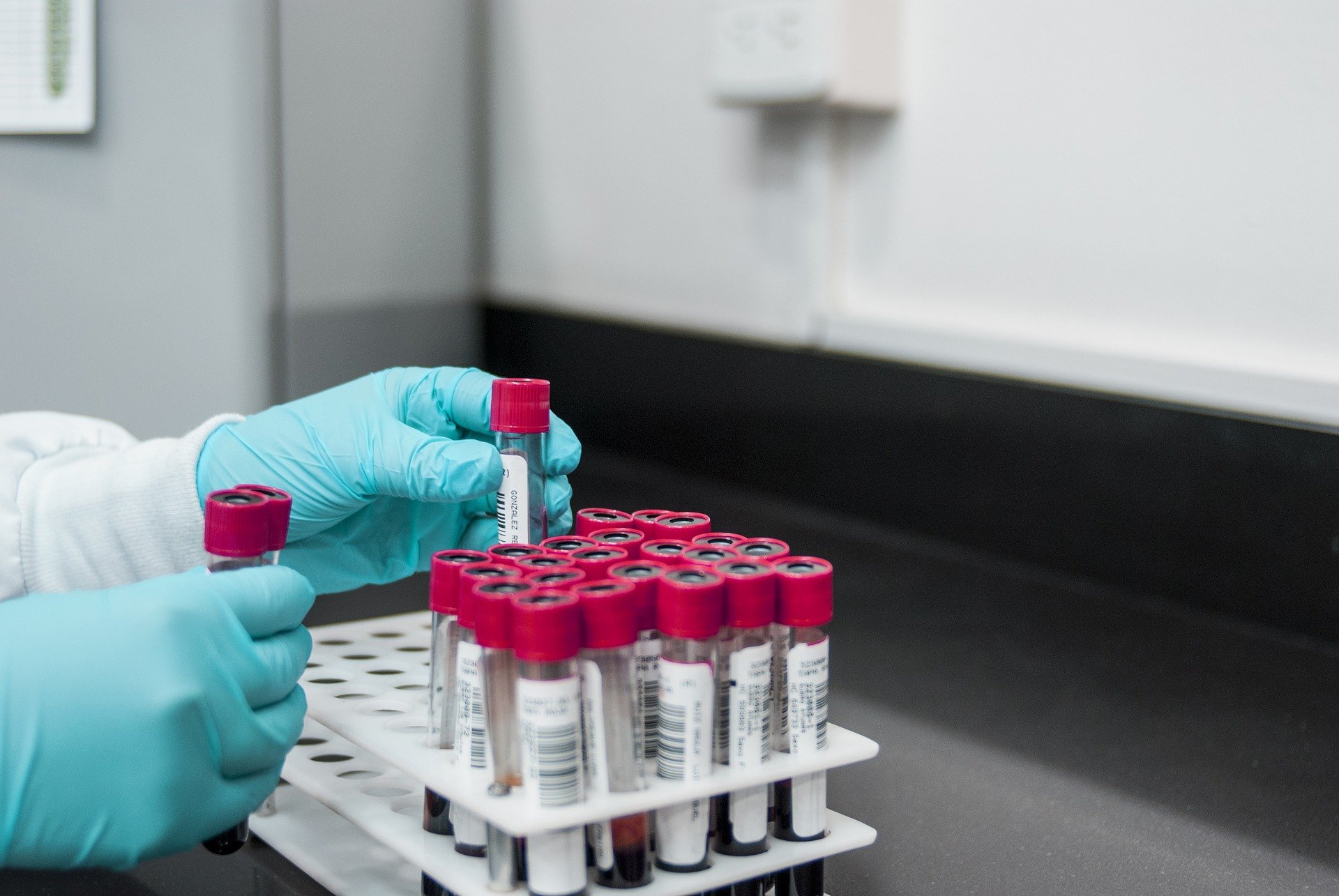 Capacítate para extraer muestras de sangre como flebotomísta